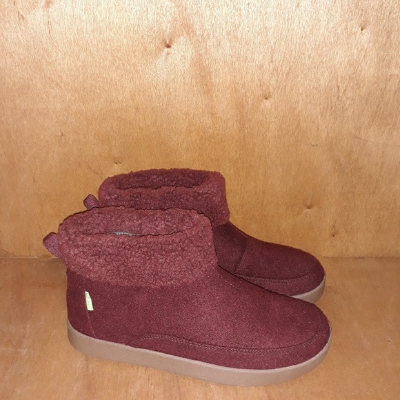 Sanuk | Shoes | New Sanuk Wmns Rolltop Bootie Burgundy Boots | Poshmark